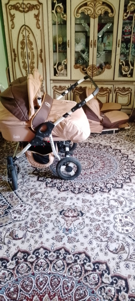 Egizaklar kolyaskasi