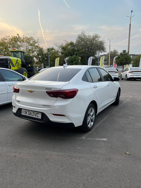 Chevrolet onix Arenda турбо автомат