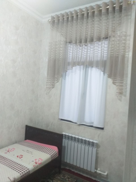 Ц2ада 4 этажда янги домда 3хонали кв срочна ижарага 300$га берилади