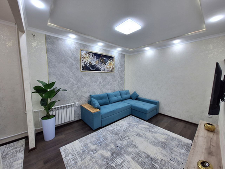 Продаётся Чиланзар 7 1в2 1 этаж.