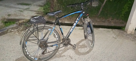 Velosiped sotiladi yurib turgan