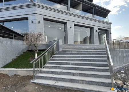 Сдается нежилой 215м² Шайхантахурском районе   (J 1114)