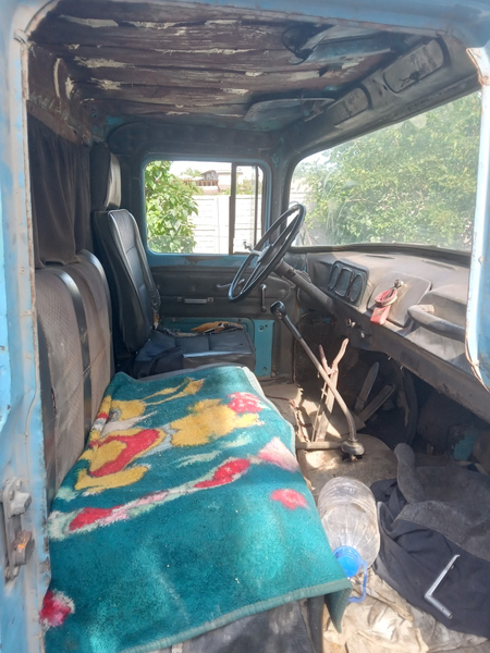 Zil 130 sotiladi 1982-yil