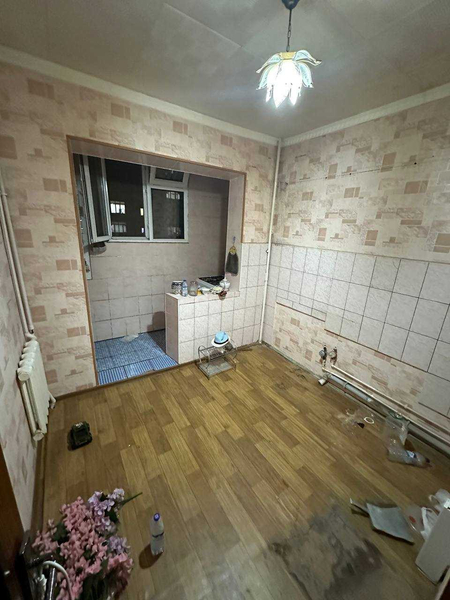 Паркентский 4/7/9 ул.Риезий Общий коридор , две квартиры 120м2