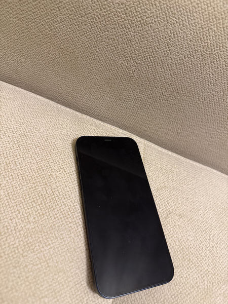 iPhone 12, 80% аккамулятор.