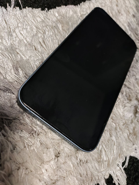 В идеале IPhone 14 plus SIM