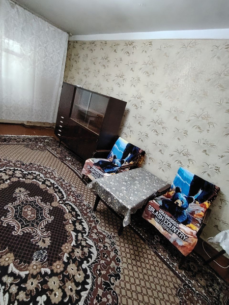 Сдаётся 2х комнатная на втором этаже в 5ти этажном доме.