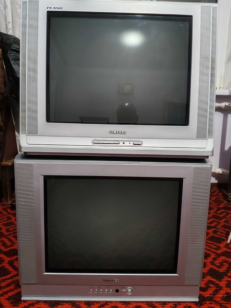 Продается телевизор 2 шт