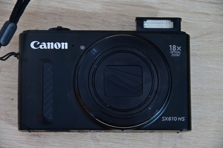 Canon SX610 HS. .