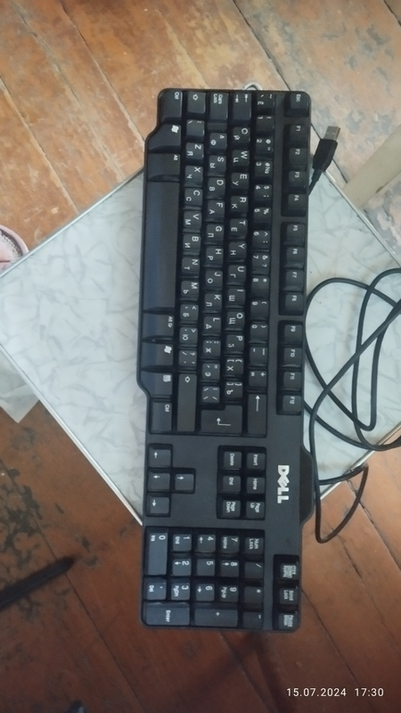 Продам клавиатуру