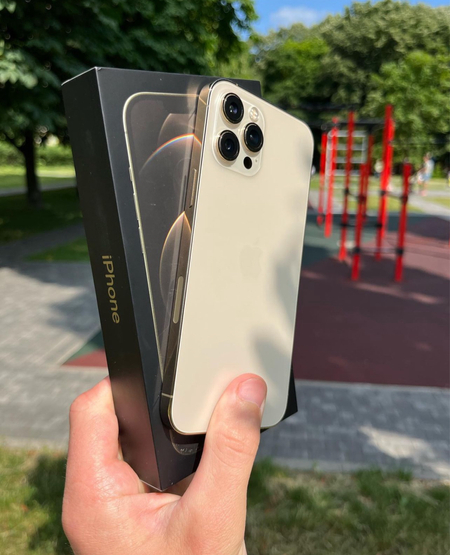 iPhone 12 Pro Max Gold  Usta Kormagan