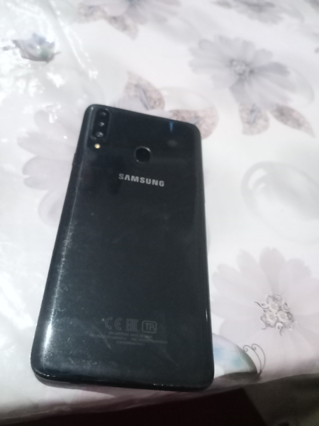 Samsung A20s telefoni sotiladi.