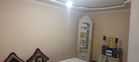 3 sotik yer 2 xona uyi bilan