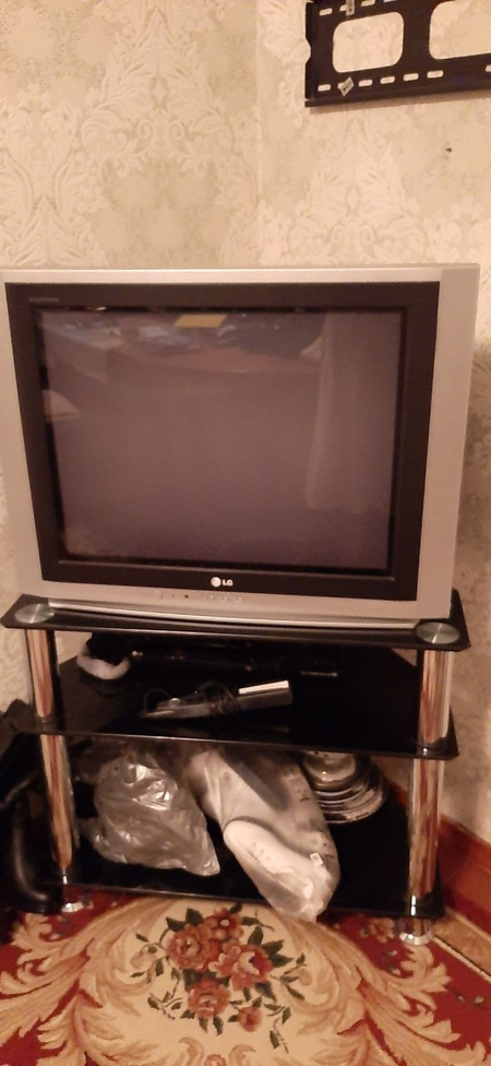 1 Tv LG ishlashi alo narxi 350 000               2tv LG ishlashi alo