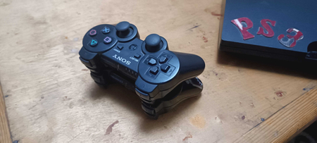 Playstation 3 в хорошем состоянии с дисками