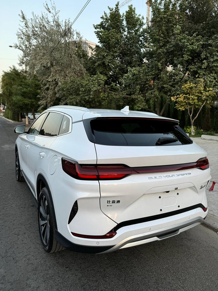 BYD chimyon 605 ли