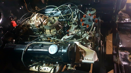 Чайка газ 13 матор-каропка мерсидес.