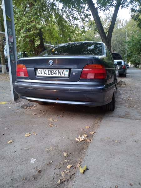 Продам отличную BMW