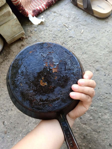 Продаю сковородки три штуки
