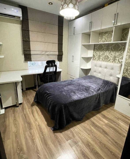 Продам квартиру 5/3/9/100м2 Госпитальный рынок, makro, parkwood
