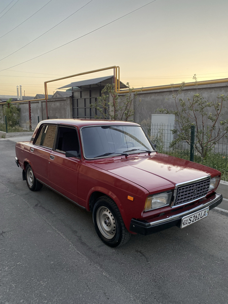 Vaz 2107 sotiladi