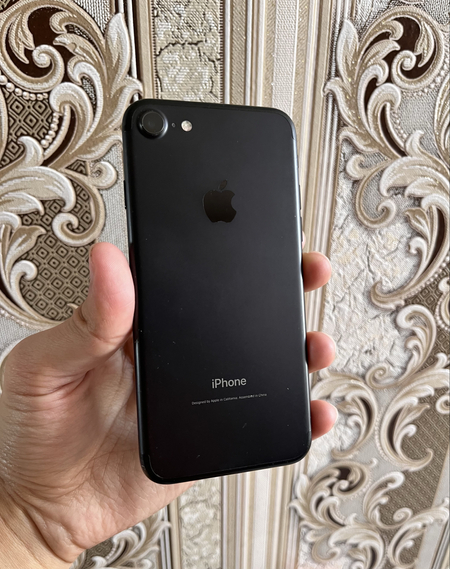 Продается iphone 7 в хорошем состояние