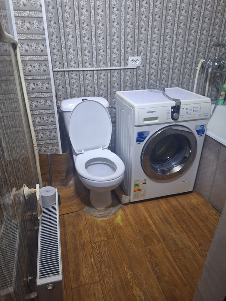 Qizlari ijaraga qoyamz institutni oldida