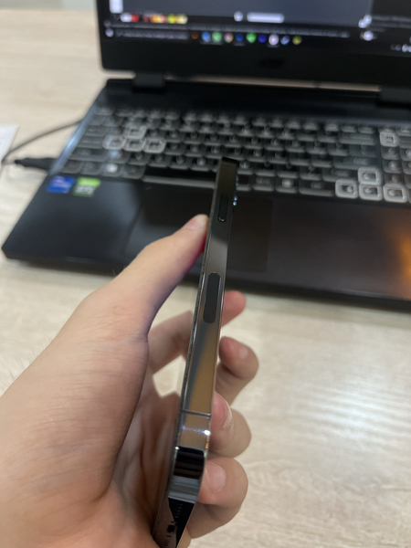 Iphone 12 pro ayfon 12 pro