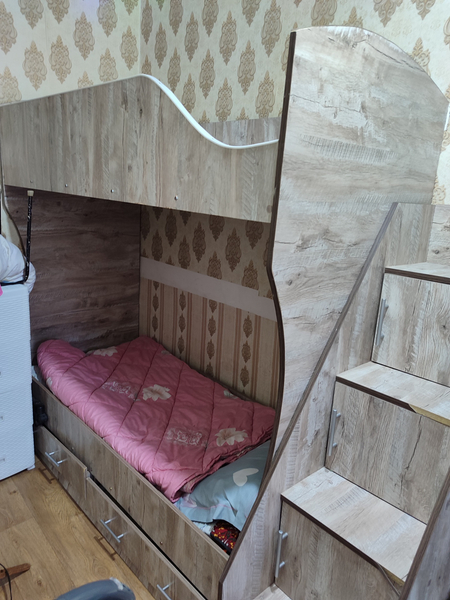 Продаю двух ярусную кровать