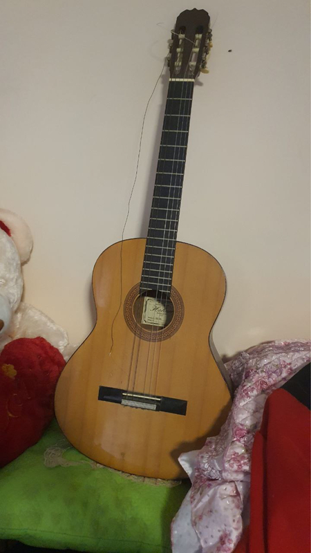 Gitara Classic sotiladi