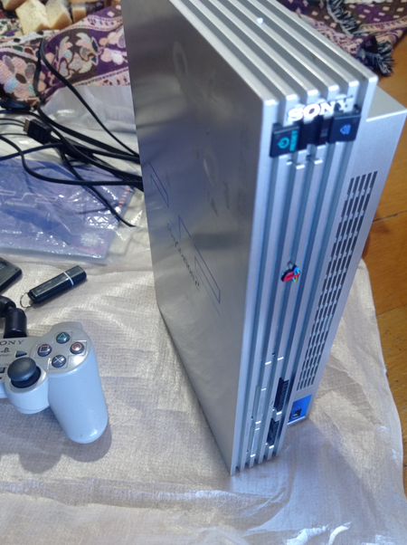 Play station 2 sotiladi yangi optom