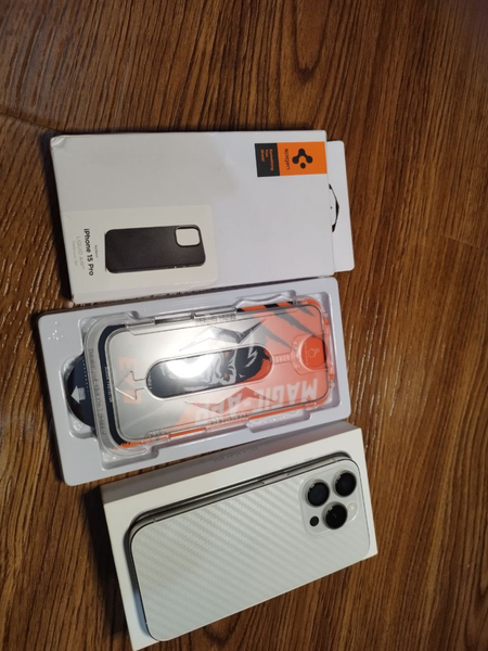 Продаеться Iphone 15 pro/128 гб