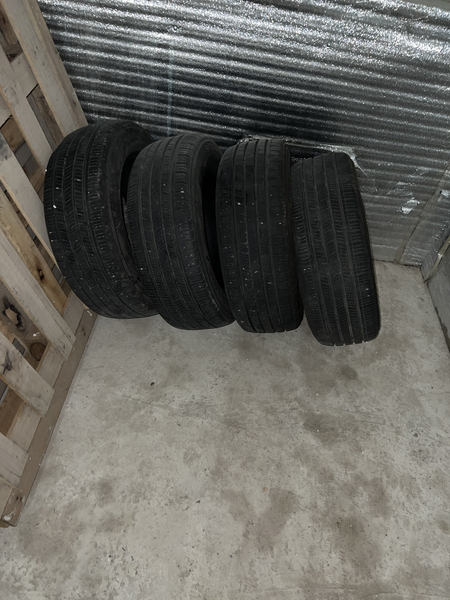 Kumho 195/60/15 ta11 кўп юрмаган