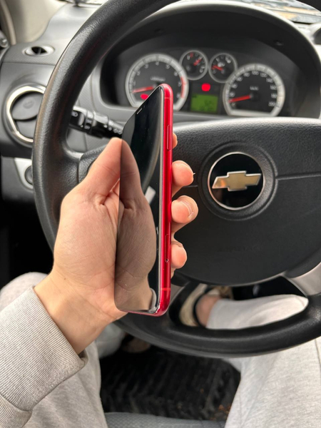 iPhone  xr  64гб