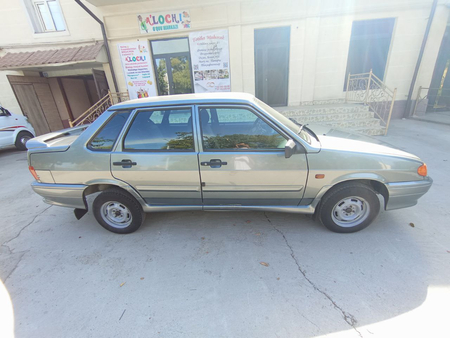 Lada 2115 sotiladi