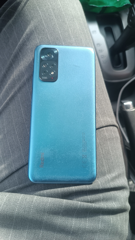 Srocno RedMi note 11 6/128 soriladi.