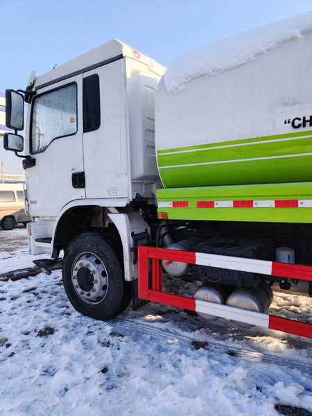 Водовоз Shacman 4х2 (15 куб)
