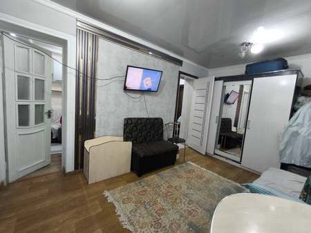 Продам каартиру 1/5/5 на массиве Ялангач ,Чимган ,Эко базар