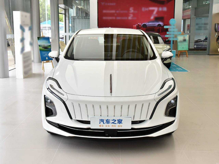 Hongqi E-QM5 500 km arzon narxda