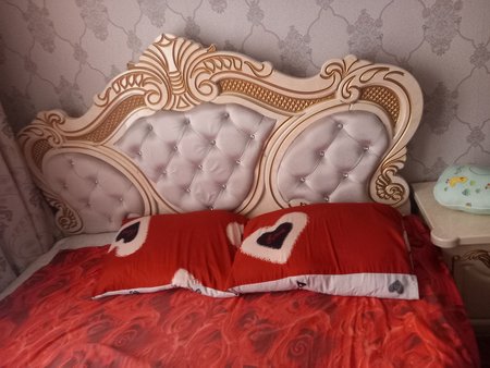 Spalni garnitur sotiladi