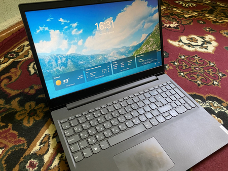 Lenovo noutbook sotiladi