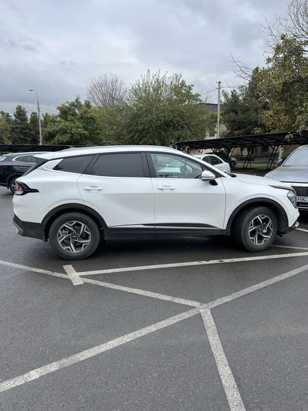 KIA Sportage 2023, 1 позиция