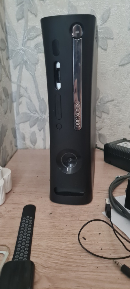 XBOX 360. В отличном состоянии.
