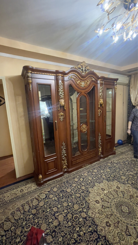 Продаю стенку в отличном состояние