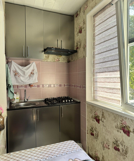 Чилонзор 19 2в3ком Балкон 1,5 *6\\n55м2 срочно продам