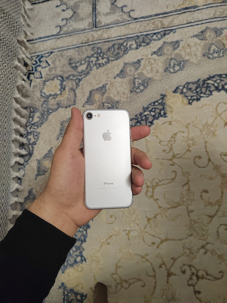 Apple Iphone 7 128Gb Silver White Original KH/A Sastayani Otlichni