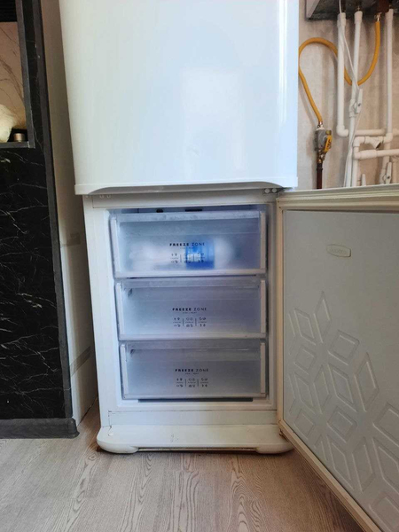 Холодильник БИРЮСА 320NF продаётся