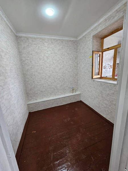 Продам Квартиру  Ялангач  2в3/5/5  50м2  Балкон 2х6  дом Кирпичный