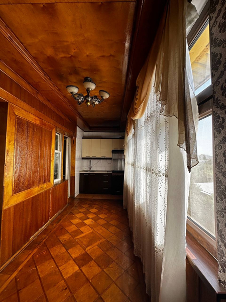 Продаю 4х комнатную квартиру 100 кв м² Балкон 2.20×6 Сергили 8 а