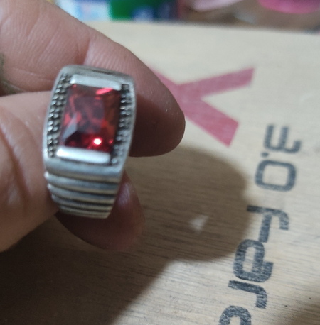 Серебрянное колько продам.